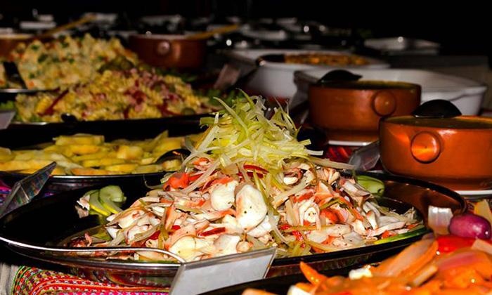 Almuerzo buffet criollo + bebida + postre para uno, dos o cuatro ...