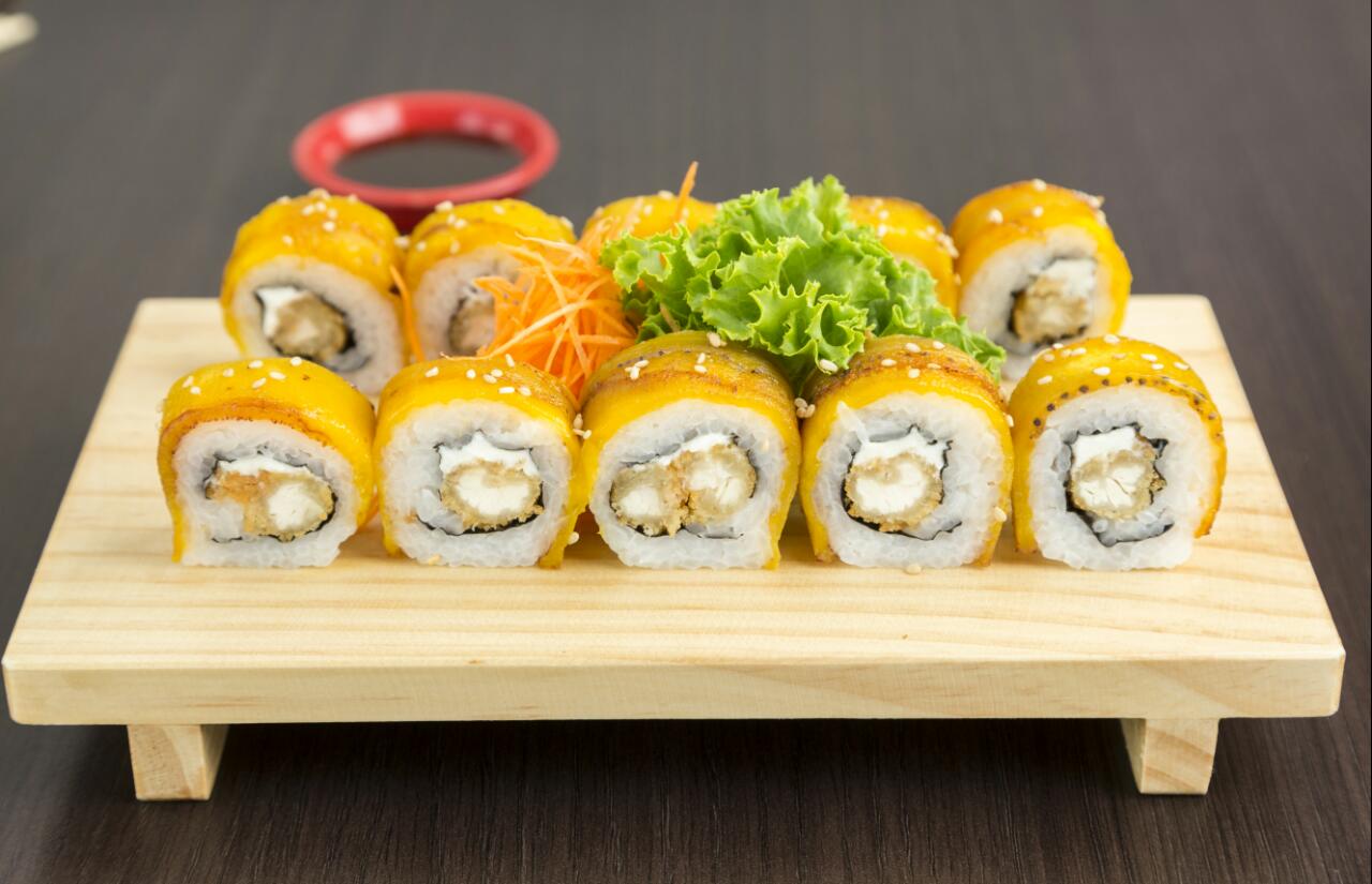 18 cortes de makis para recojo en el local o delivery según elijas ...