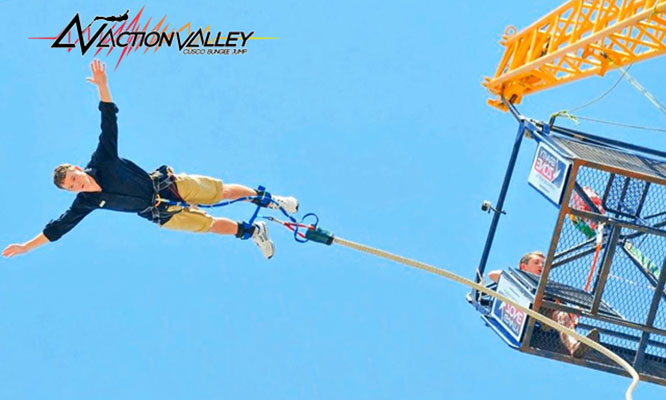 Los Domos de la Costa verde: Salto en Bungee Jump con Action Valley ...