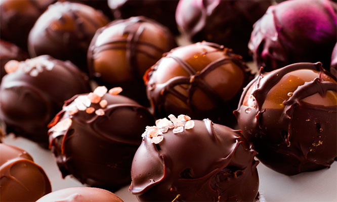 Caja de bombones de chocolate de Cacao orgánico con rellenos surtidos ...