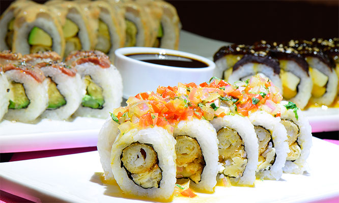 Barra libre de makis para 1 persona. Come todos los makis y rolls que ...